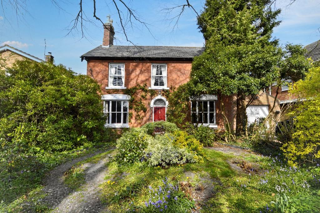Station Road, Wolverhampton WV7 3 bed detached house for sale - £495,000
