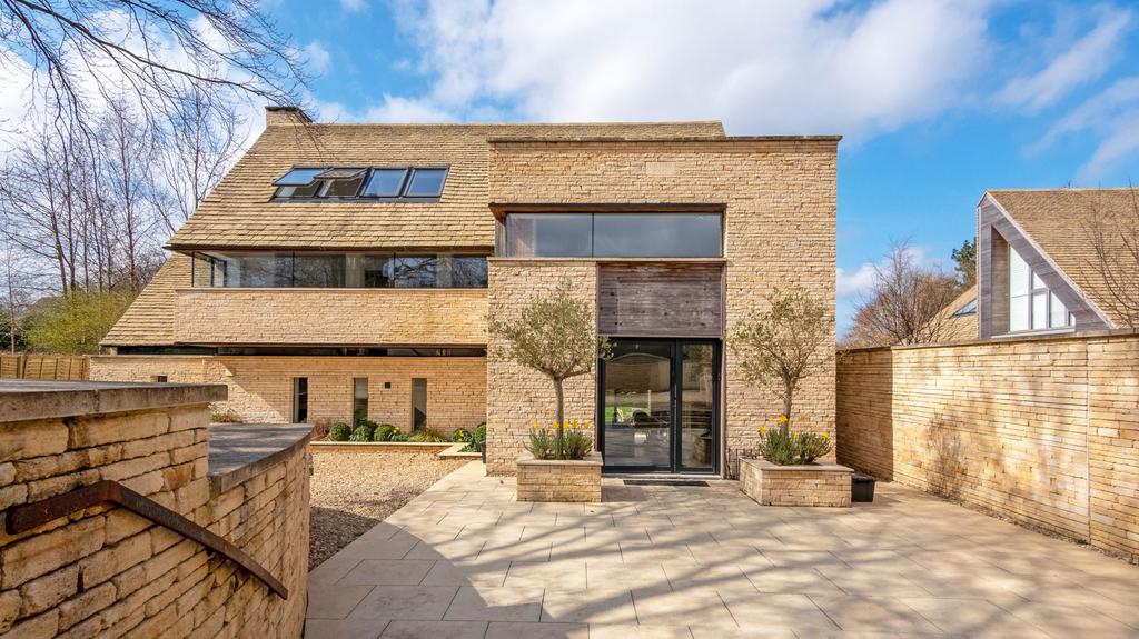 Talbot Square, Stow On The Wold, GL54 5 bed detached house for sale - £ ...