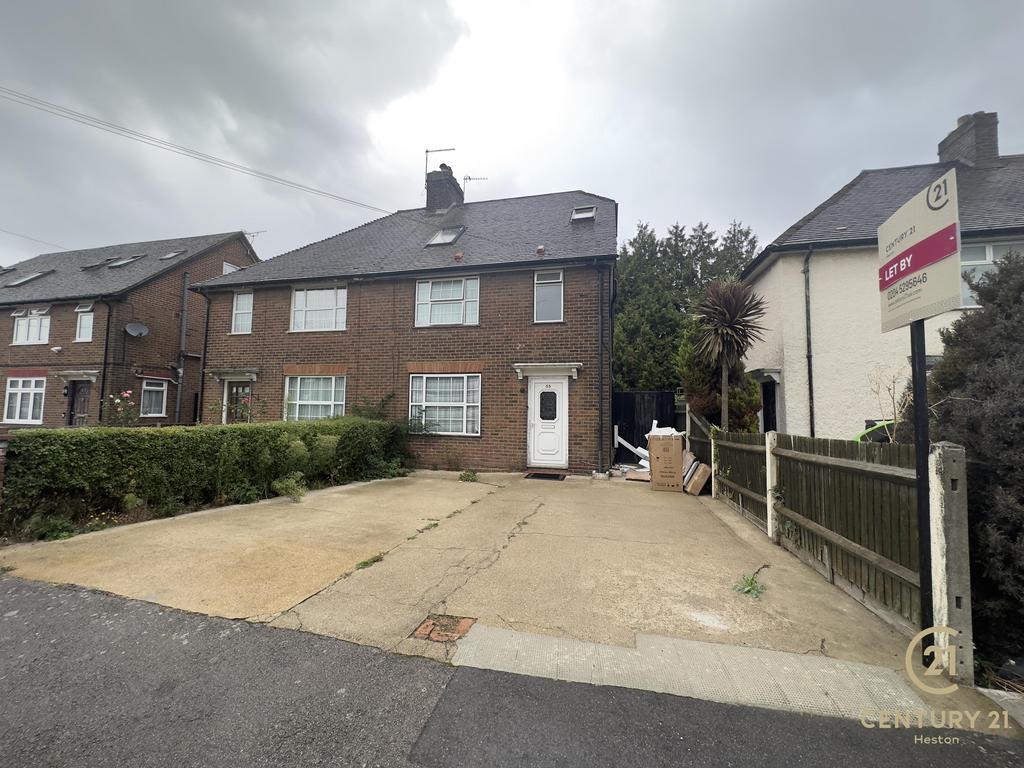Halsway, HAYES UB3 1 bed in a house share - £750 pcm (£173 pw)