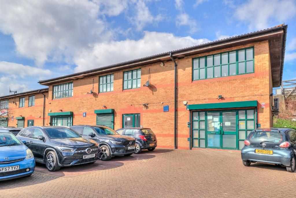 Central Business Centre, Iron Bridge... Warehouse - £1,992 pcm (£460 pw)