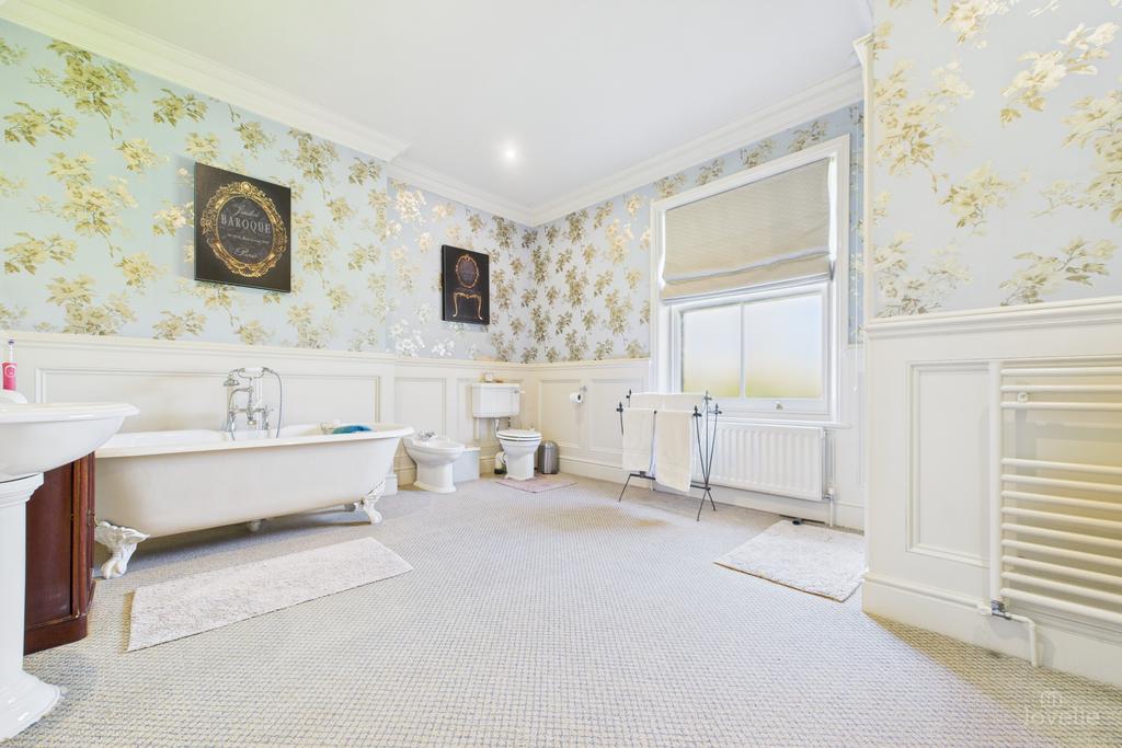 Burnham Manor - Burnham, North... 6 bed manor house for sale - £1,500,000