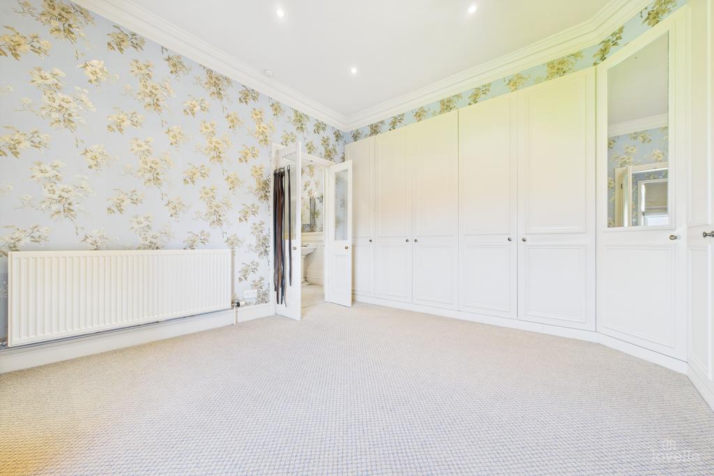 Burnham Manor - Burnham, North... 6 bed manor house for sale - £1,500,000