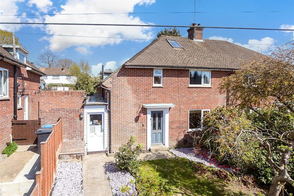 Blackwell Farm Road, East Grinstead... 4 bed semi-detached house for ...