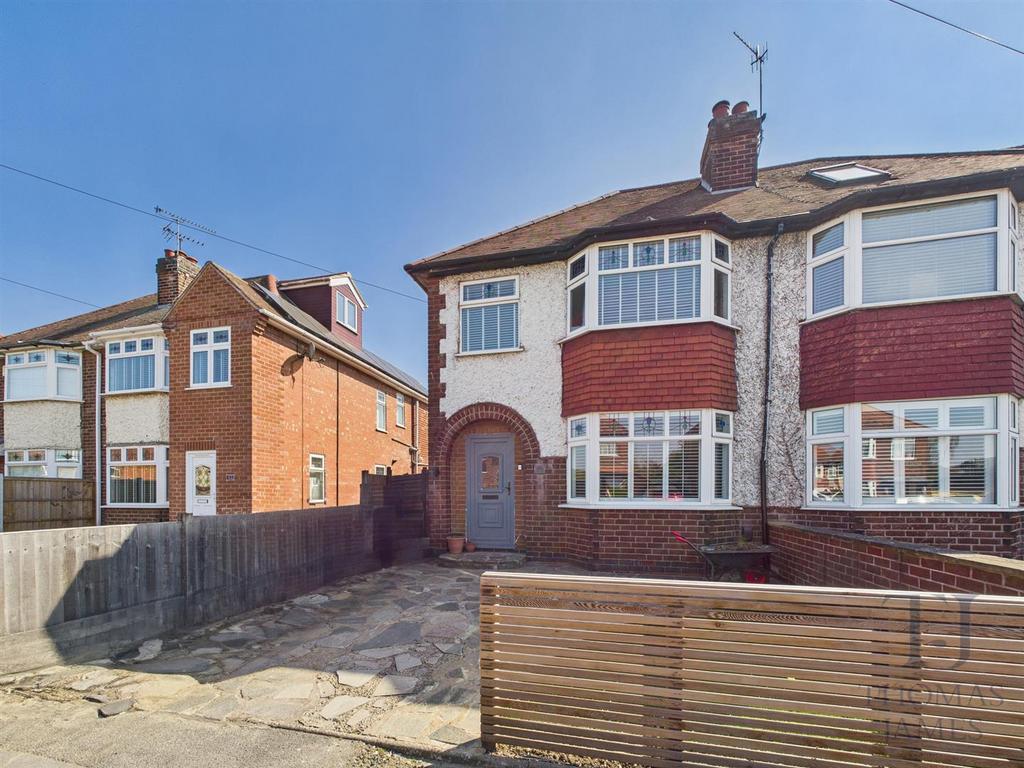 Rufford Road, Ruddington 3 bed semi-detached house for sale - £375,000
