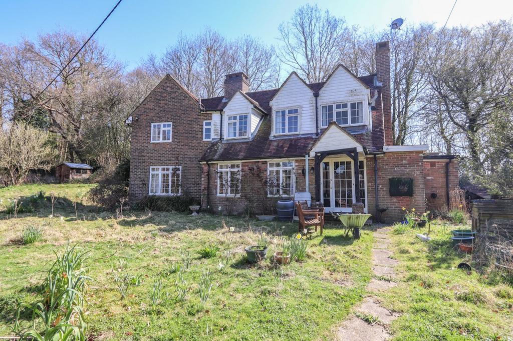 London Road, Mountfield, TN32 3 bed detached house for sale - £585,000