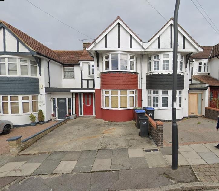 Chequers Way, London N13 3 bed house - £575,000