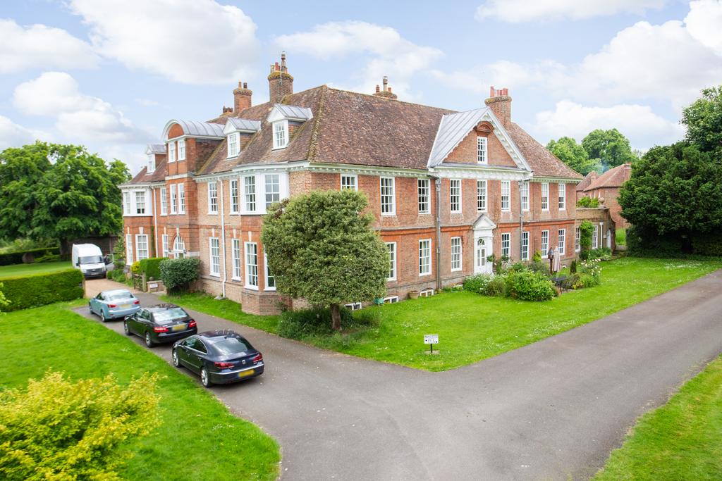 Mystole, Canterbury, Kent, CT4 4 bed flat for sale - £500,000