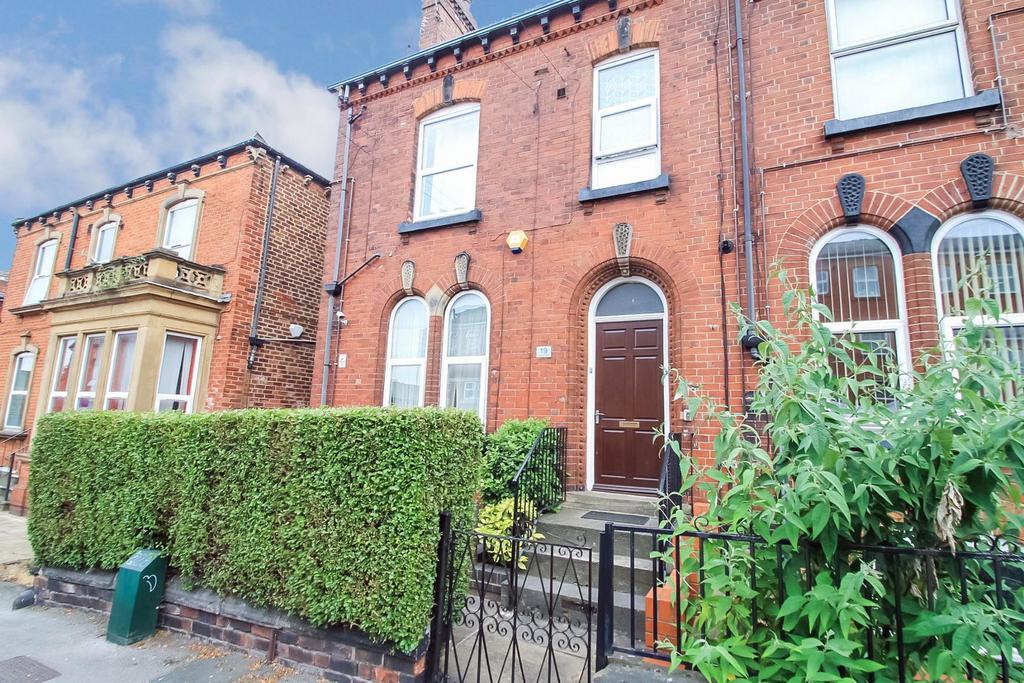Wesley Road, Armley, Leeds, LS12 1 bed maisonette - £745 pcm (£172 pw)