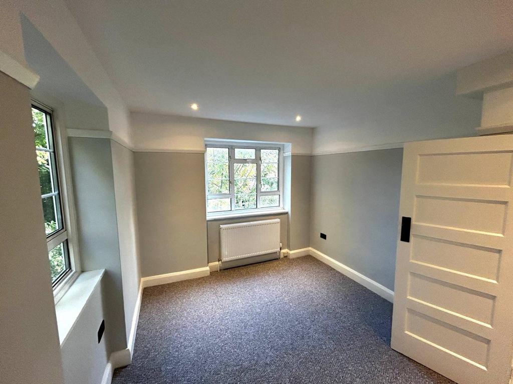 St Johns Court, Lewisham, London, SE13 2 bed flat for sale - £400,000