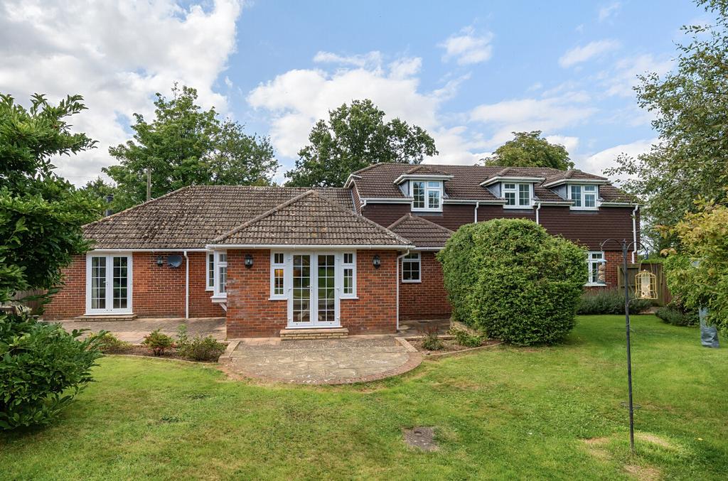 Hattingley Road, Medstead, Alton... 5 bed detached house for sale - £ ...