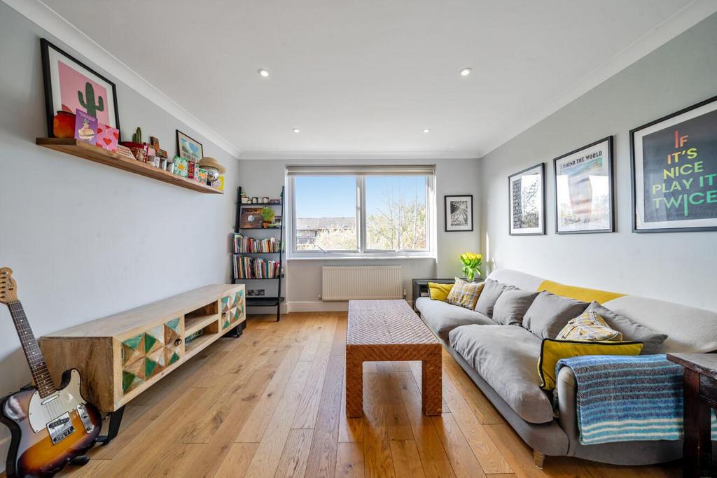 Gipsy Lane, Putney, London, SW15 2 bed flat - £500,000