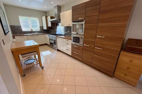 Houses for sale in Stratford-Upon-Avon | OnTheMarket