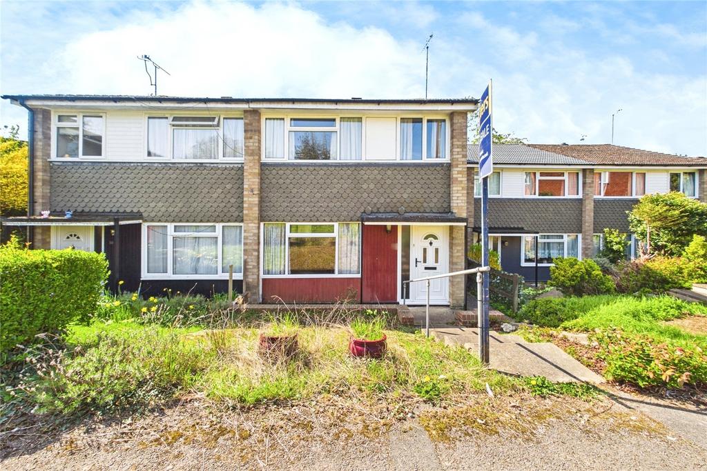 Fircroft Close, Tilehurst, Reading... 3 bed semi-detached house for ...