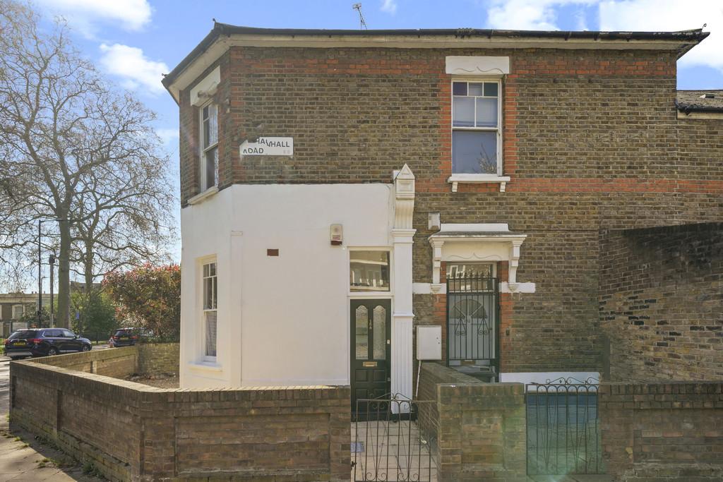 Mildenhall Road, London 3 bed ground floor flat to rent - £2,950 pcm (£ ...