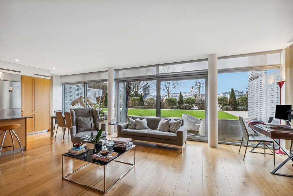 The Montevetro Building, SW11 2 bed apartment to rent - £4,333 pcm (£ ...