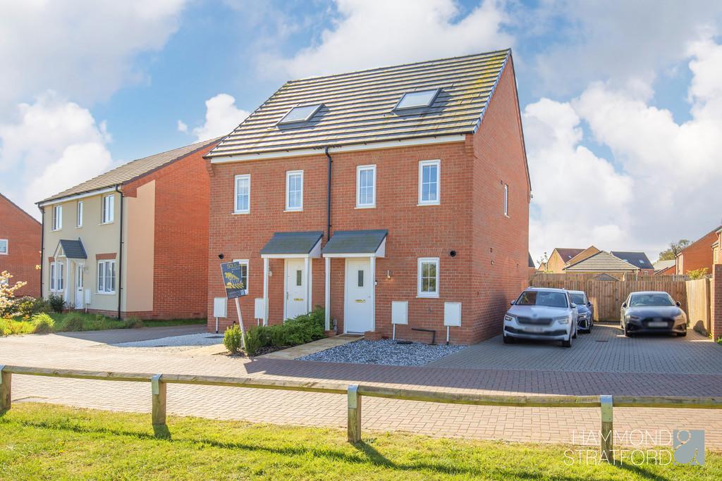 Deer Vale, Hethersett 3 bed semi-detached house for sale - £250,000