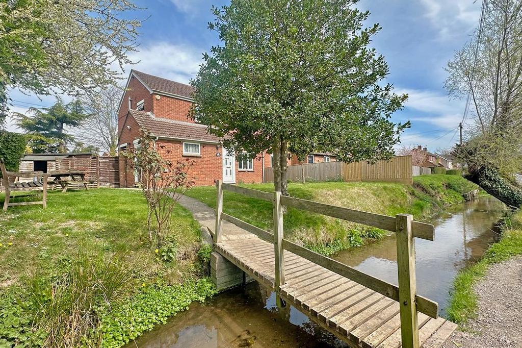High Street, Chalgrove OX44 3 bed semi-detached house for sale - £375,000