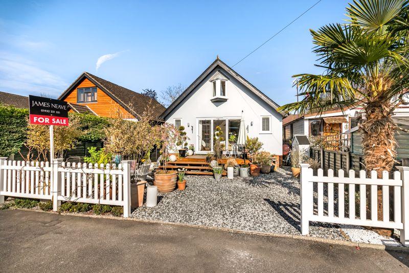 Felix Lane, River Ash Estate, Shepperton 2 bed detached house for sale ...