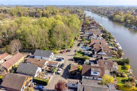 Houses for sale in Shepperton | OnTheMarket