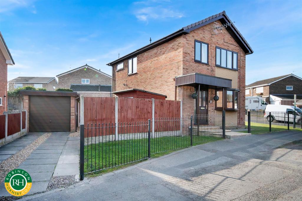 Saxon Way, Harworth, Doncaster 3 bed detached house for sale - £225,000