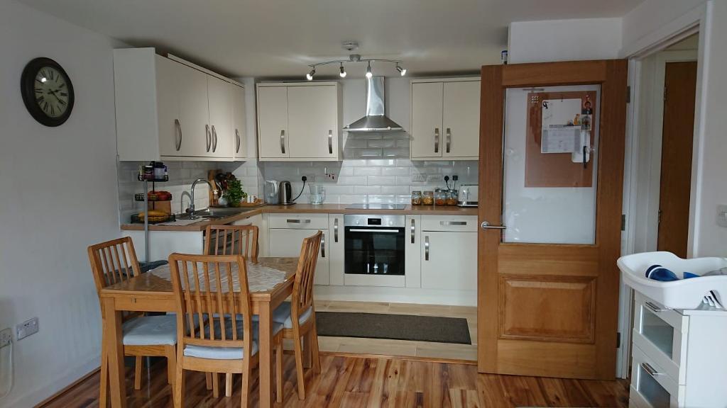 Bath road, Slough, SL1 3SL 2 bed flat - £1,600 pcm (£369 pw)