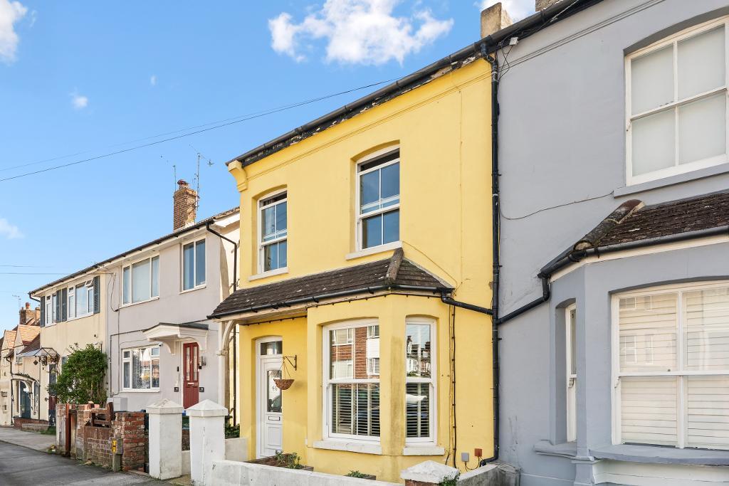 Seaford BN25 3 bed house - £385,000