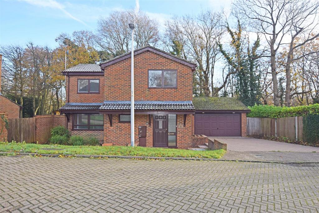 Magdalen Close, Hempstead 4 bed detached house for sale - £650,000