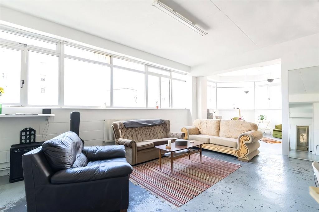 Greenfield Road, London, E1 Office - £3,200 pcm (£738 pw)