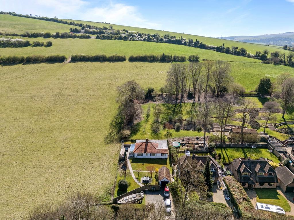 Roxwell, Henfield Road, BN44 3TF 4 bed bungalow - £595,000
