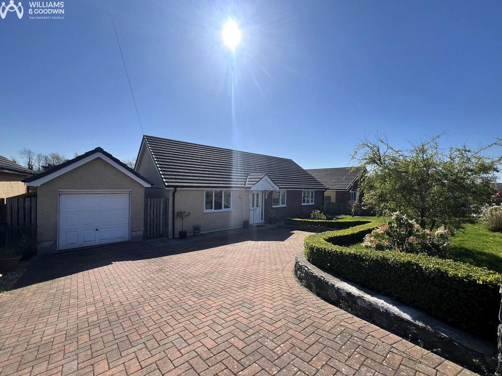 Dwyran, Llanfairpwllgwyngyll, LL61 3 bed detached bungalow - £280,000