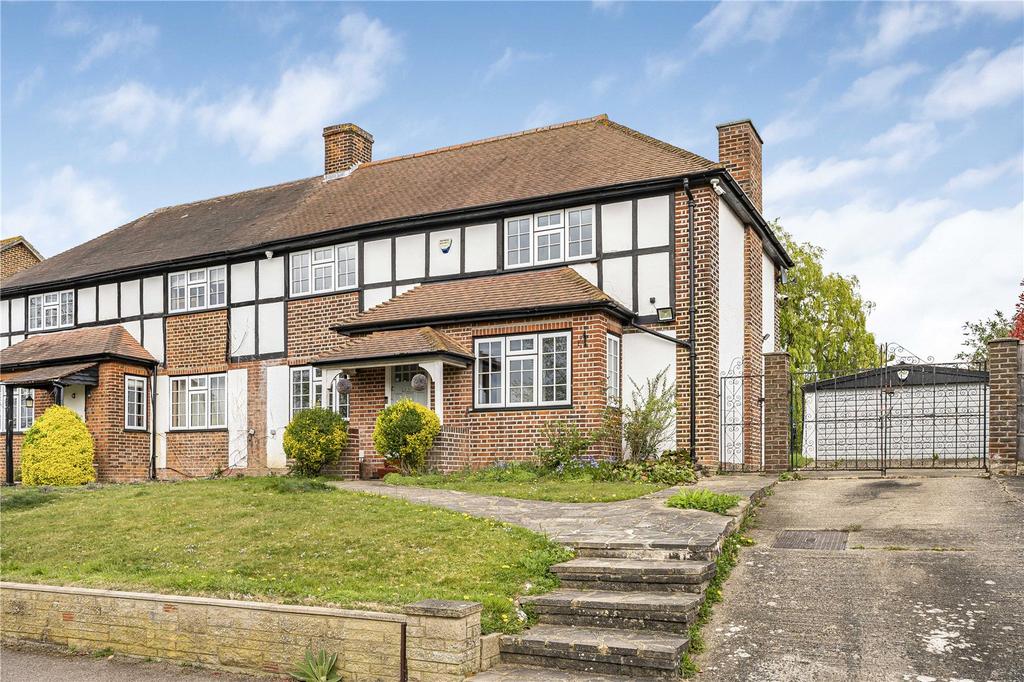 The Avenue, Potters Bar... 4 bed semi-detached house - £1,000,000