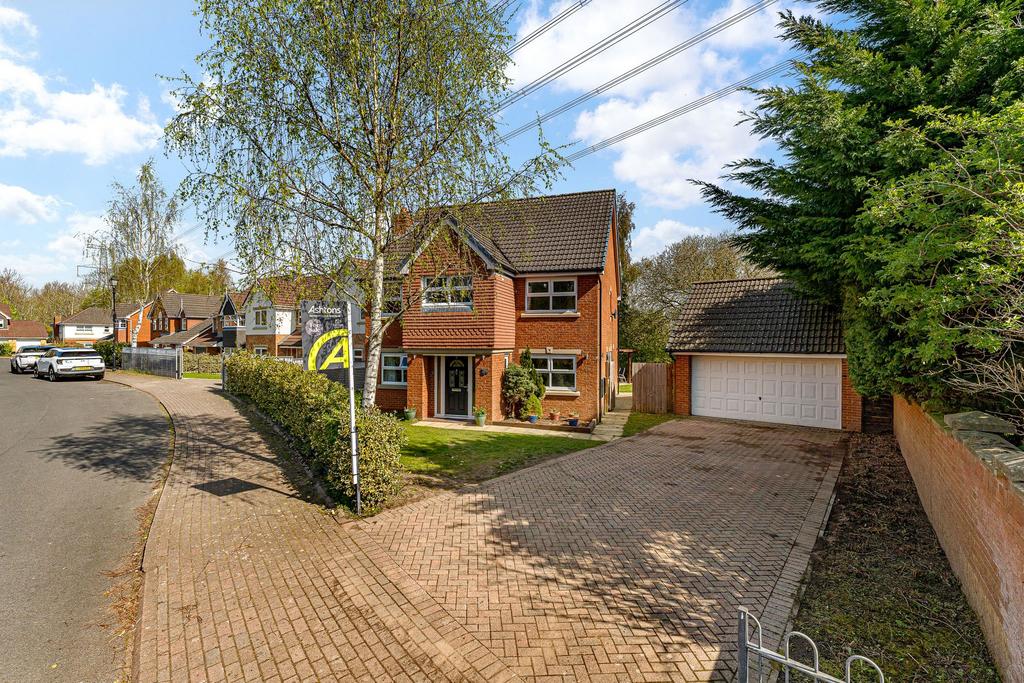 Dereham Way, Runcorn WA7 4 bed detached house for sale - £425,000