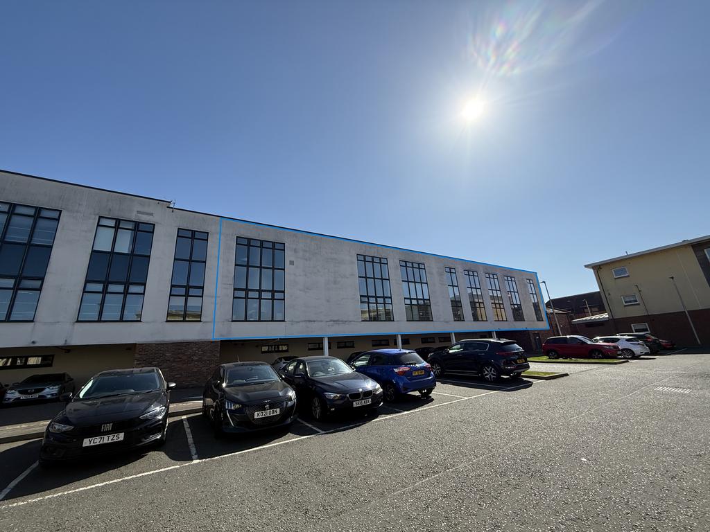 New Mart Road, Edinburgh EH14 Office to rent - £4,125 pcm (£952 pw)