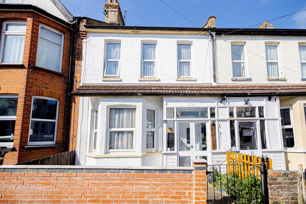 Southview Drive, Westcliff-on-sea, SS0 3 bed terraced house for sale - £315,000