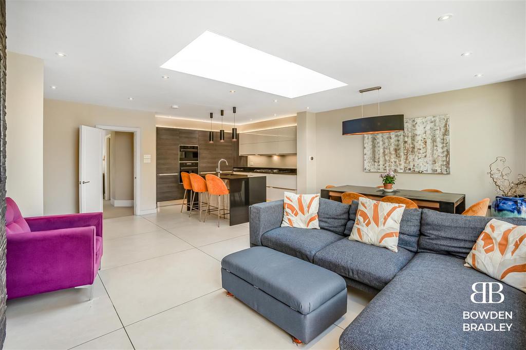 Roding Lane, Buckhurst Hill 4 bed semi-detached house for sale - £850,000