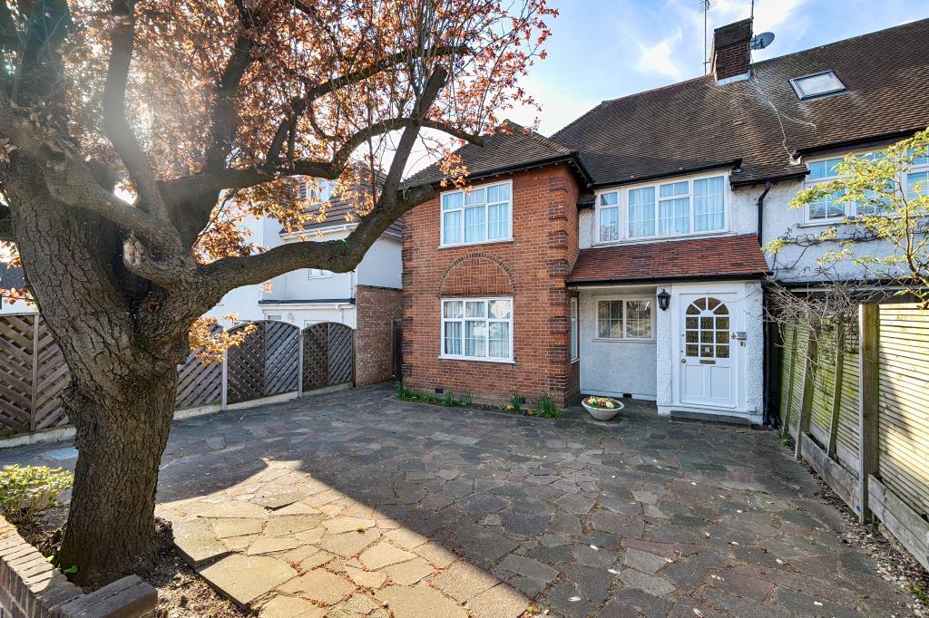 Hendon Lane, Finchley, N3 4 bed semi-detached house for sale - £1,250,000