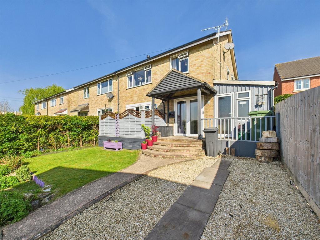 Mathews Way, Stroud, Gloucestershire... 3 bed semi-detached house - £ ...