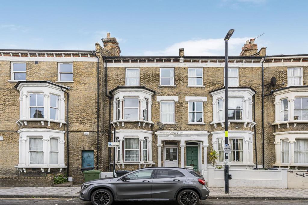 Stockwell Green, London 3 bed maisonette - £2,900 pcm (£669 pw)