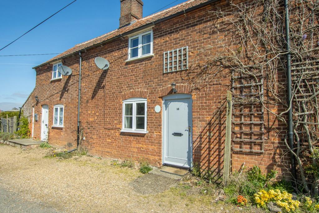 The Street, Tattersett 2 bed cottage for sale - £220,000