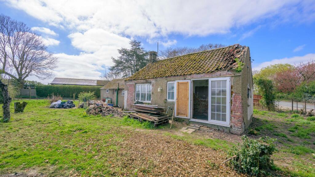 Joy Hill Main Road, Wrangle, Boston... 2 bed bungalow - £130,000