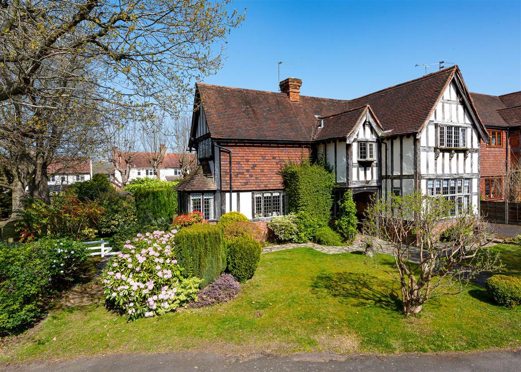 The Porch House, 40 Castlecroft... 4 bed detached house for sale - £525,000