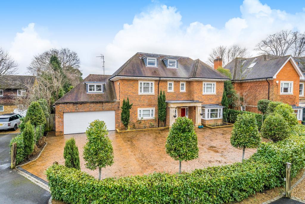 Oatlands Mere, Weybridge, KT13 5 bed detached house for sale - £2,500,000