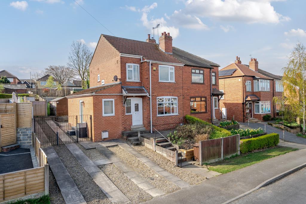 Carrholm Drive, Leeds LS7 3 bed semi-detached house for sale - £400,000