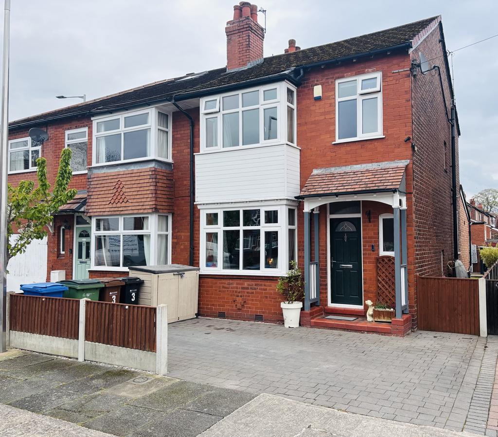 Woodbank Avenue, Offerton 3 bed semi-detached house for sale - £315,000