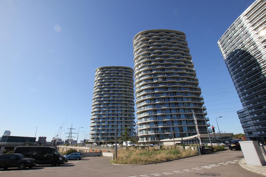 Tidal Basin Road, London E16 1 bed apartment - £350,000