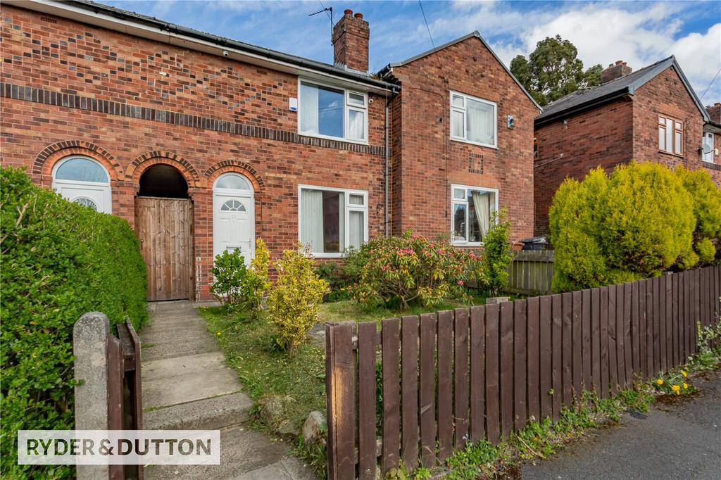 Rothesay Road, Derker, Oldham, OL1 2 bed terraced house for sale - £140,000