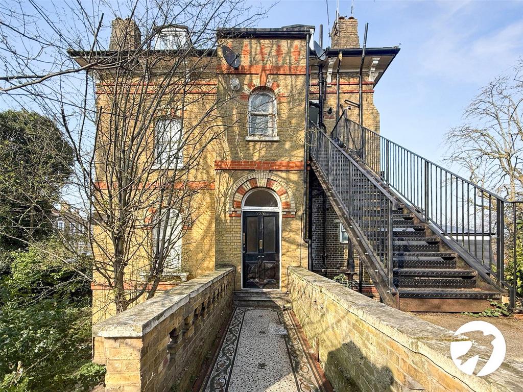 Burrage Road, London, SE18 House share - £900 pcm (£208 pw)