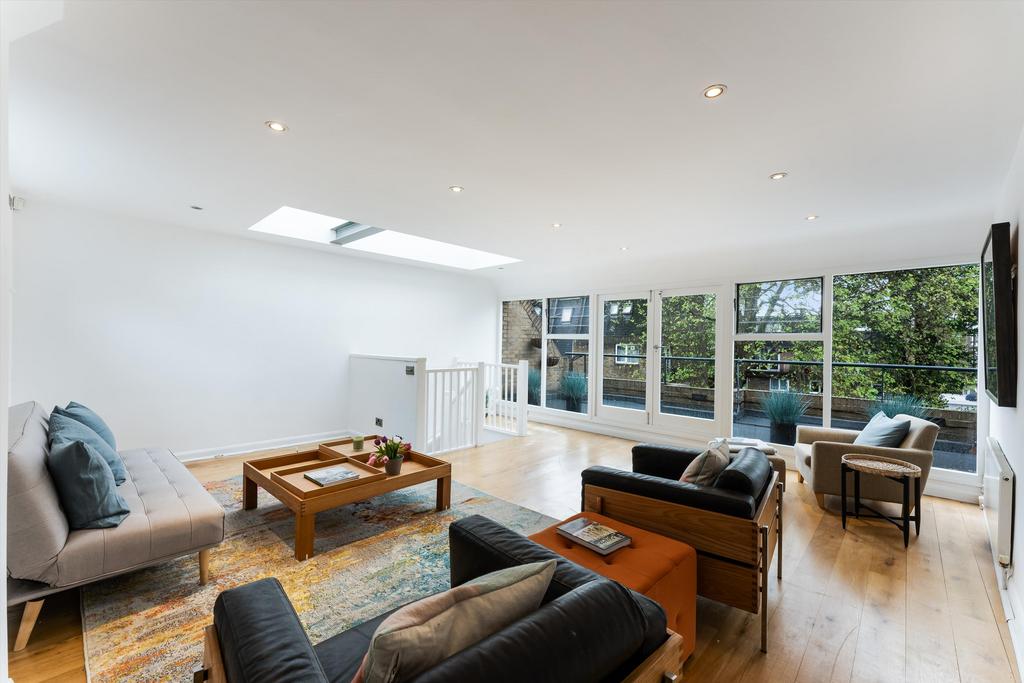 Napier Terrace, London, N1 3 bed terraced house - £5,500 pcm (£1,269 pw)