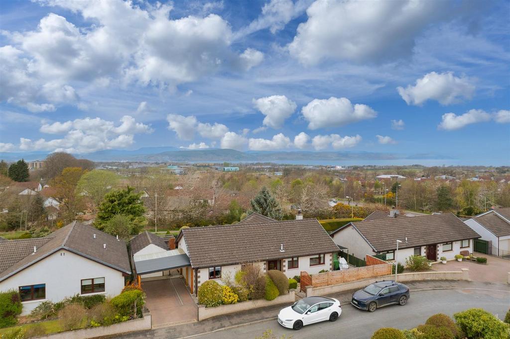 Inshes View, Inverness IV2 3 bed detached bungalow - £315,000