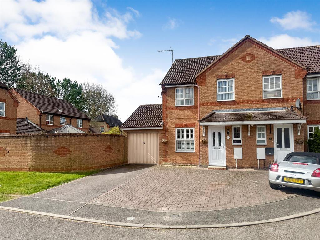 Tay Close, Corby NN17 3 bed semi-detached house for sale - £225,000